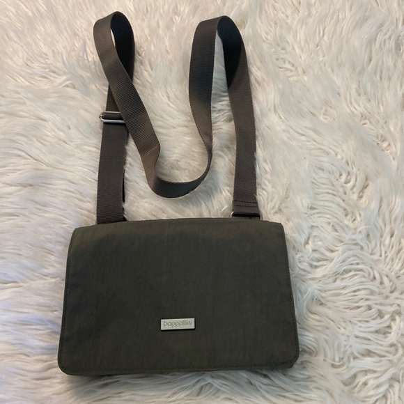 Baggallini | Bags | Baggallini Crossbody Bag Gray Color Smaller Bag 9 ...